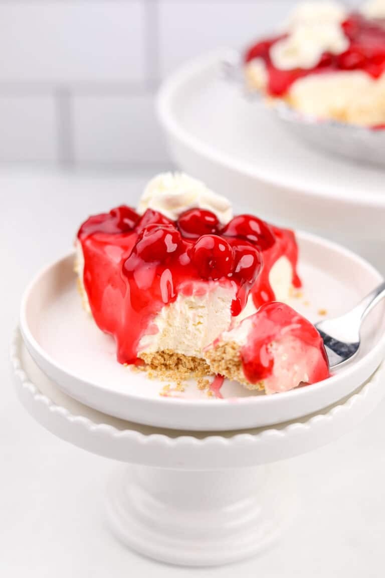 5 Ingredient No Bake Cheesecake - Dash for Dinner
